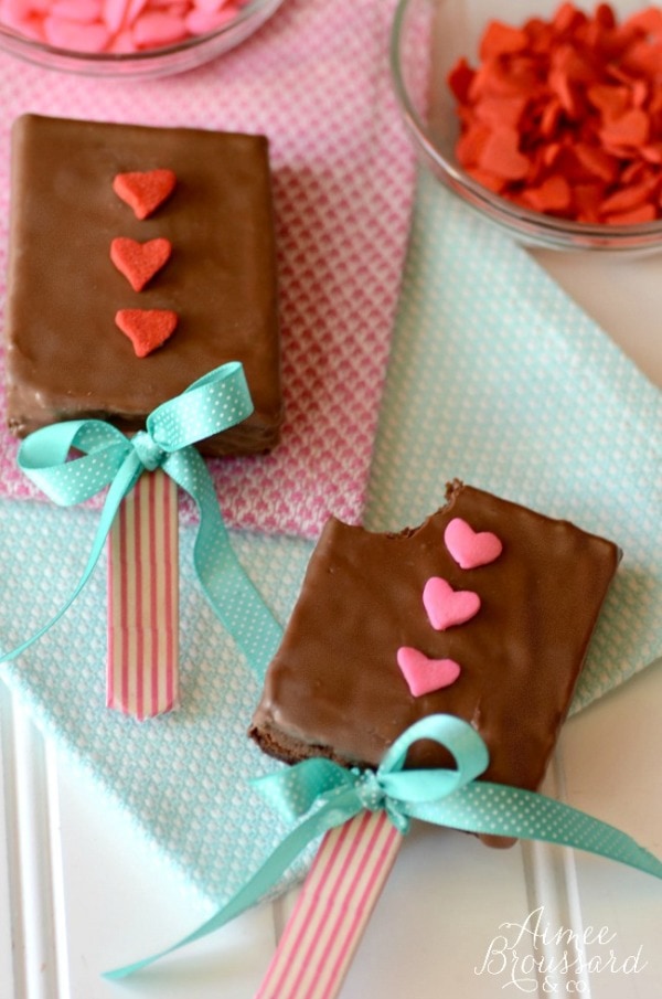 Valentine’s Day Brownie Popsicles • Aimee's Pretty Palate